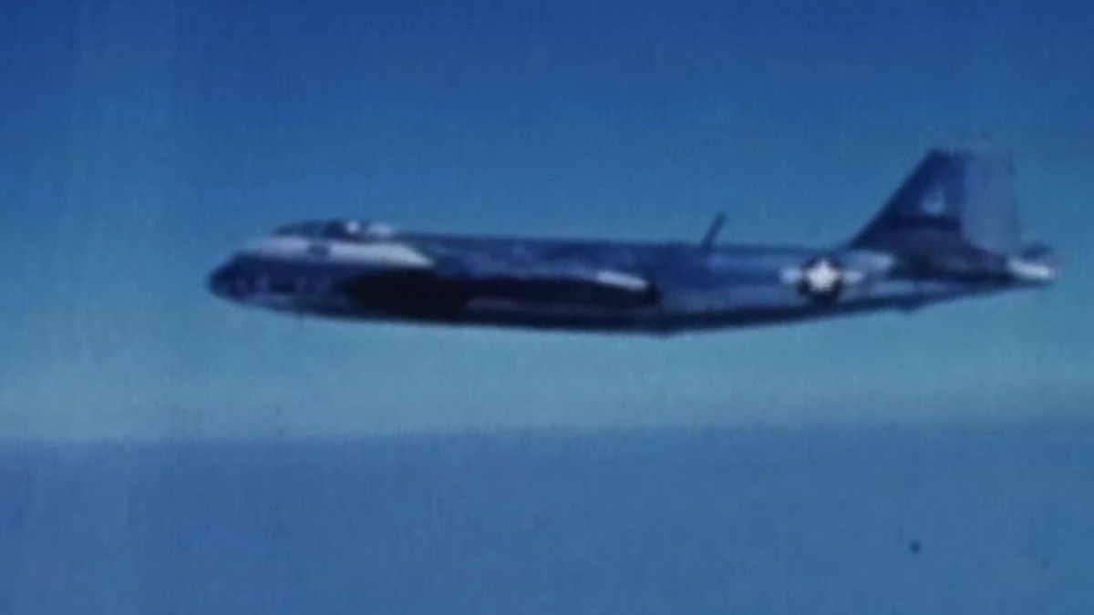 Death From Above: Air Combat Vietnam War | Apple TV (BM)