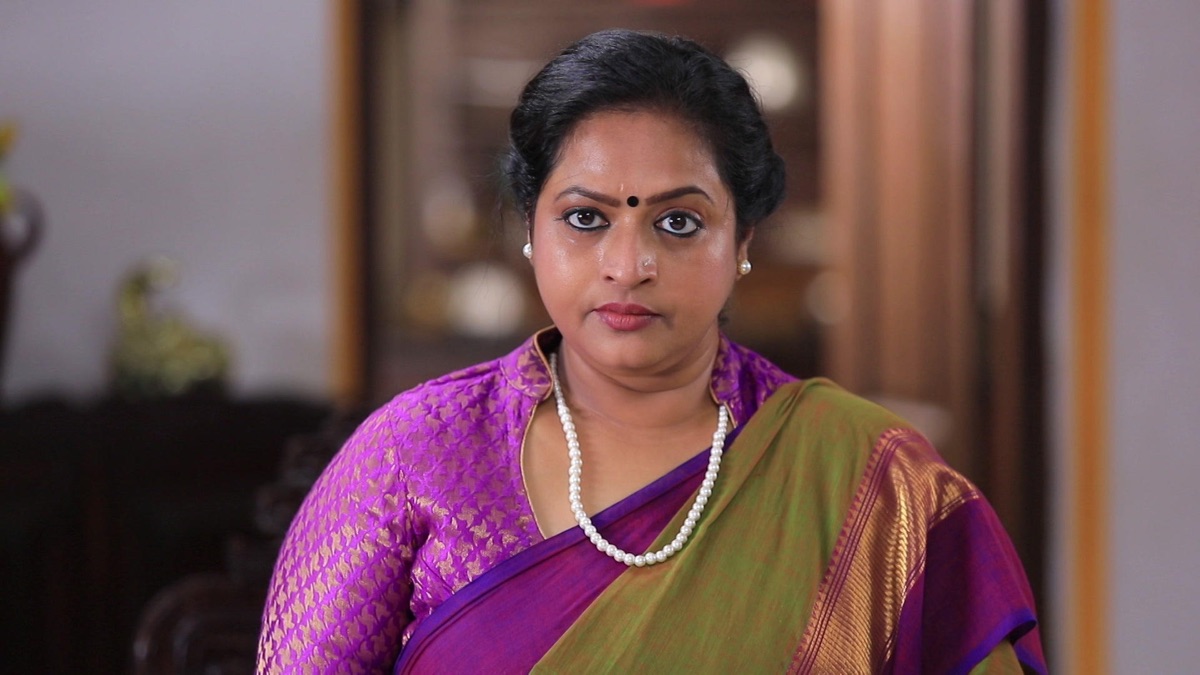 Sarada Lashes Out at Thavamani - Naam Iruvar Namaku Iruvar (Season 2 ...