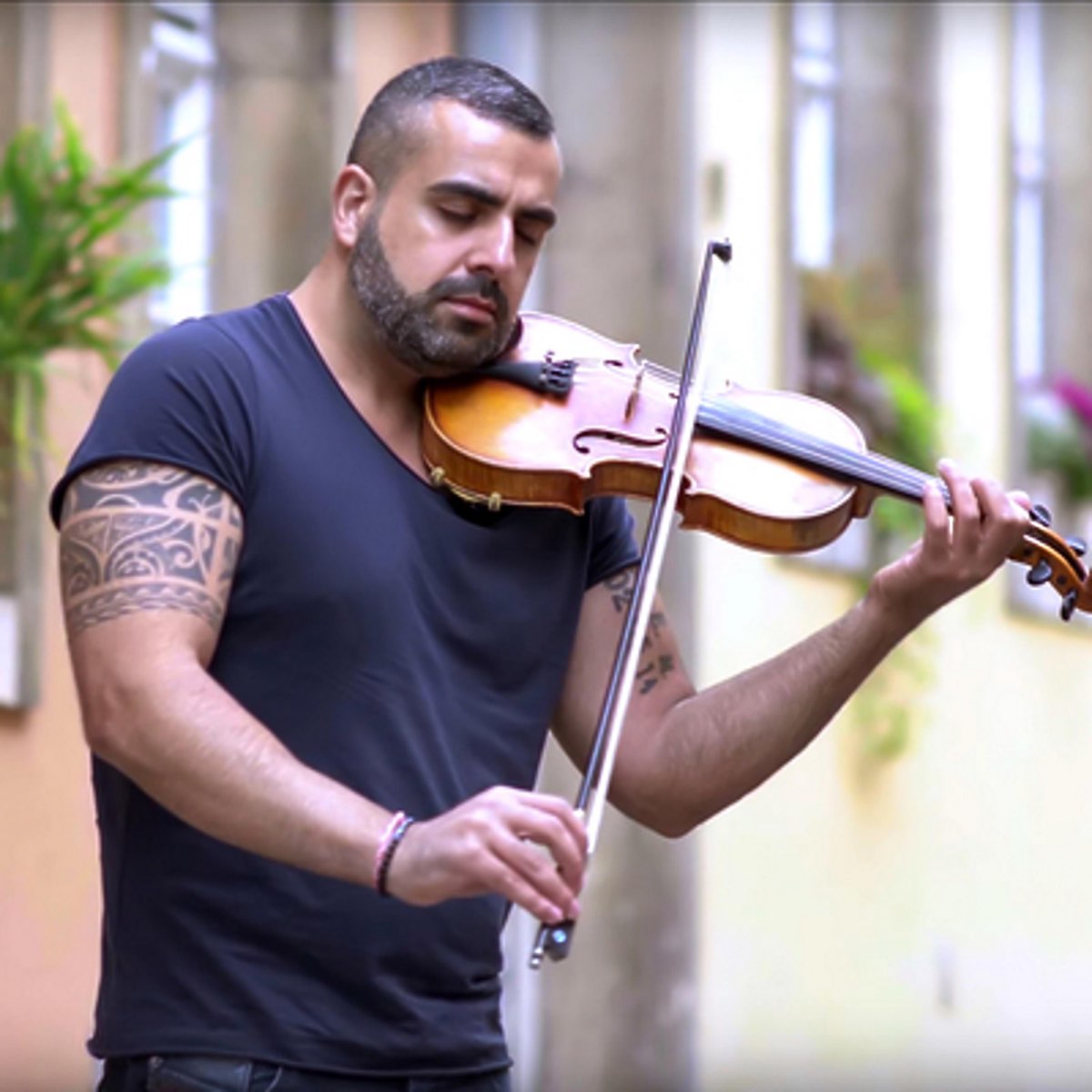 ‎Hercai (feat. Deniz Bahadir) - Single by Roni Violinist on Apple Music