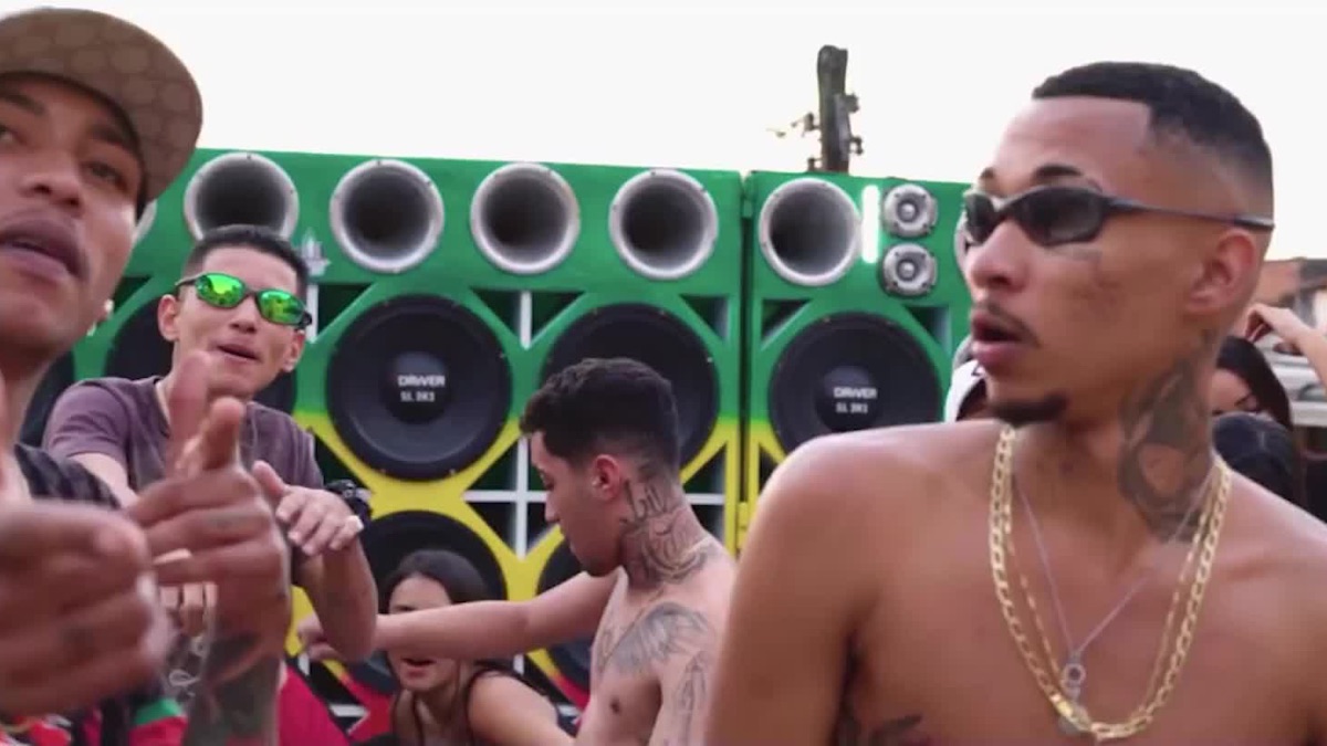 ‎Parado no Bailão by MC L da Vinte & MC Gury on Apple Music