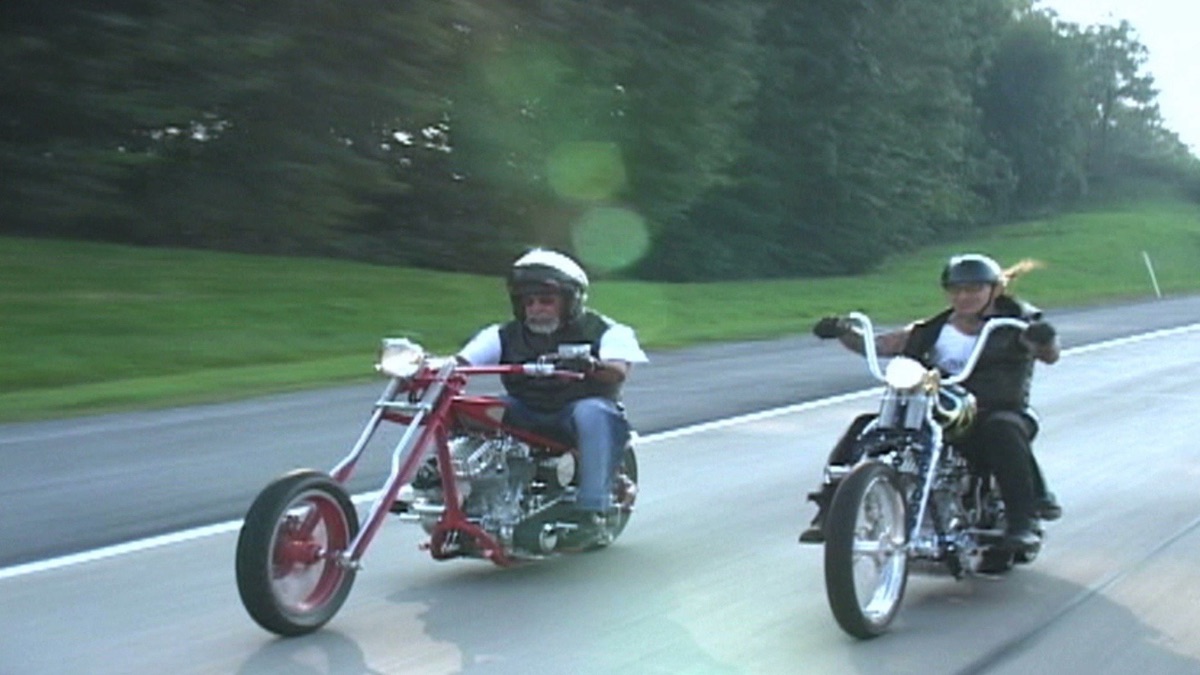 Indian Larry v. Mondo Pouras - Biker Build-Off - Apple TV