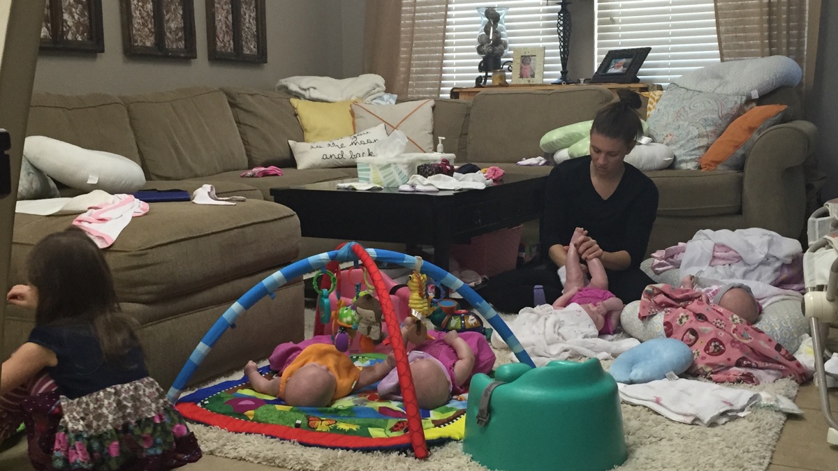 Quintuple Trouble - OutDaughtered (Season 1, Episode 3) | Apple TV