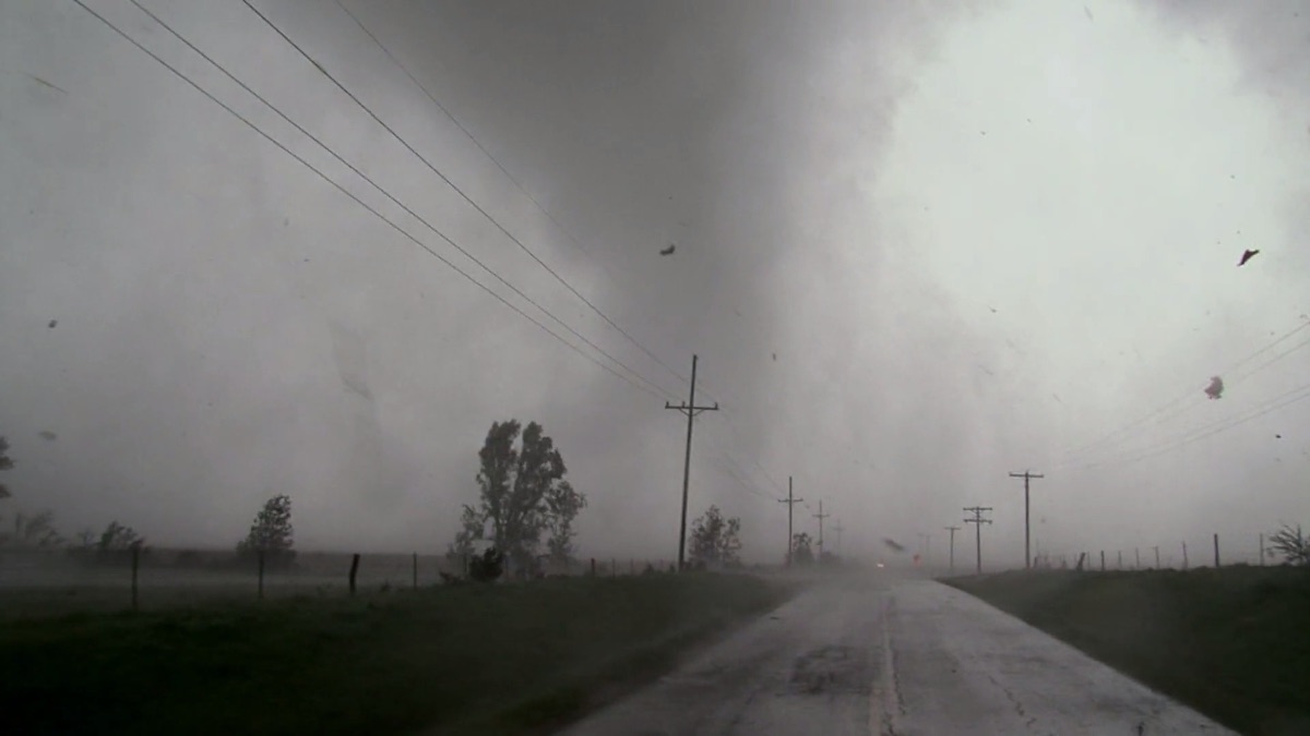 Inside the Tornado! - Storm Chasers (Season 3, Episode 4) | Apple TV